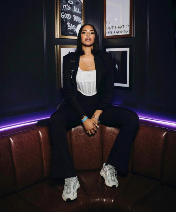 Top 10 Sneakerhead List (2021): #5 Liz Cambage - Made for the W